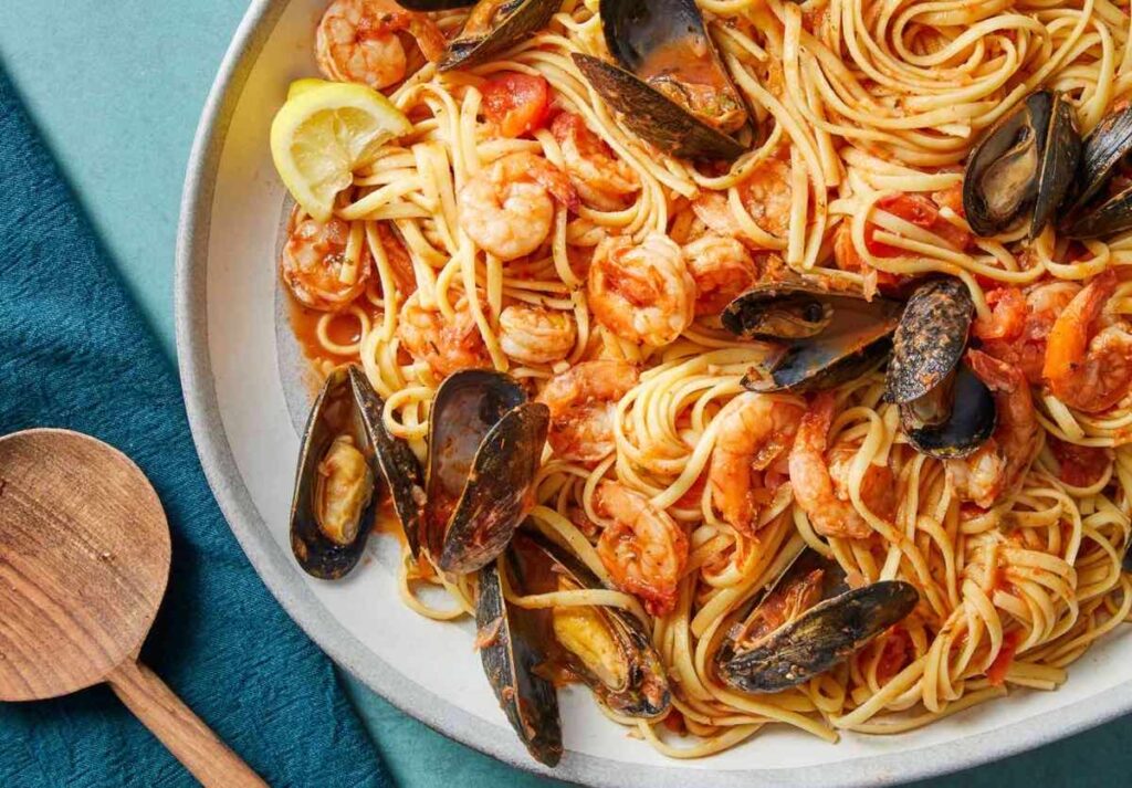 Salsa marinera, la receta clásica para mariscos y pescados - Recetuquis