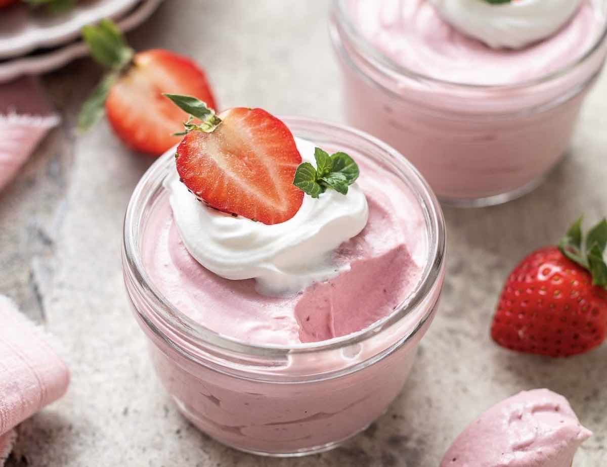 Mousse de fresa, receta fácil y rápida para un postre perfecto - Recetuquis
